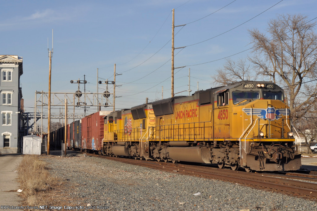 UP 4850 On CSX Q 241 Southbound